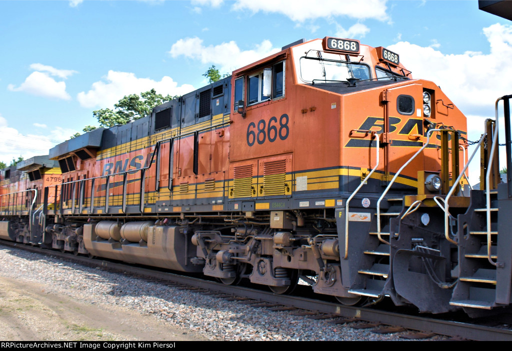 BNSF 6868